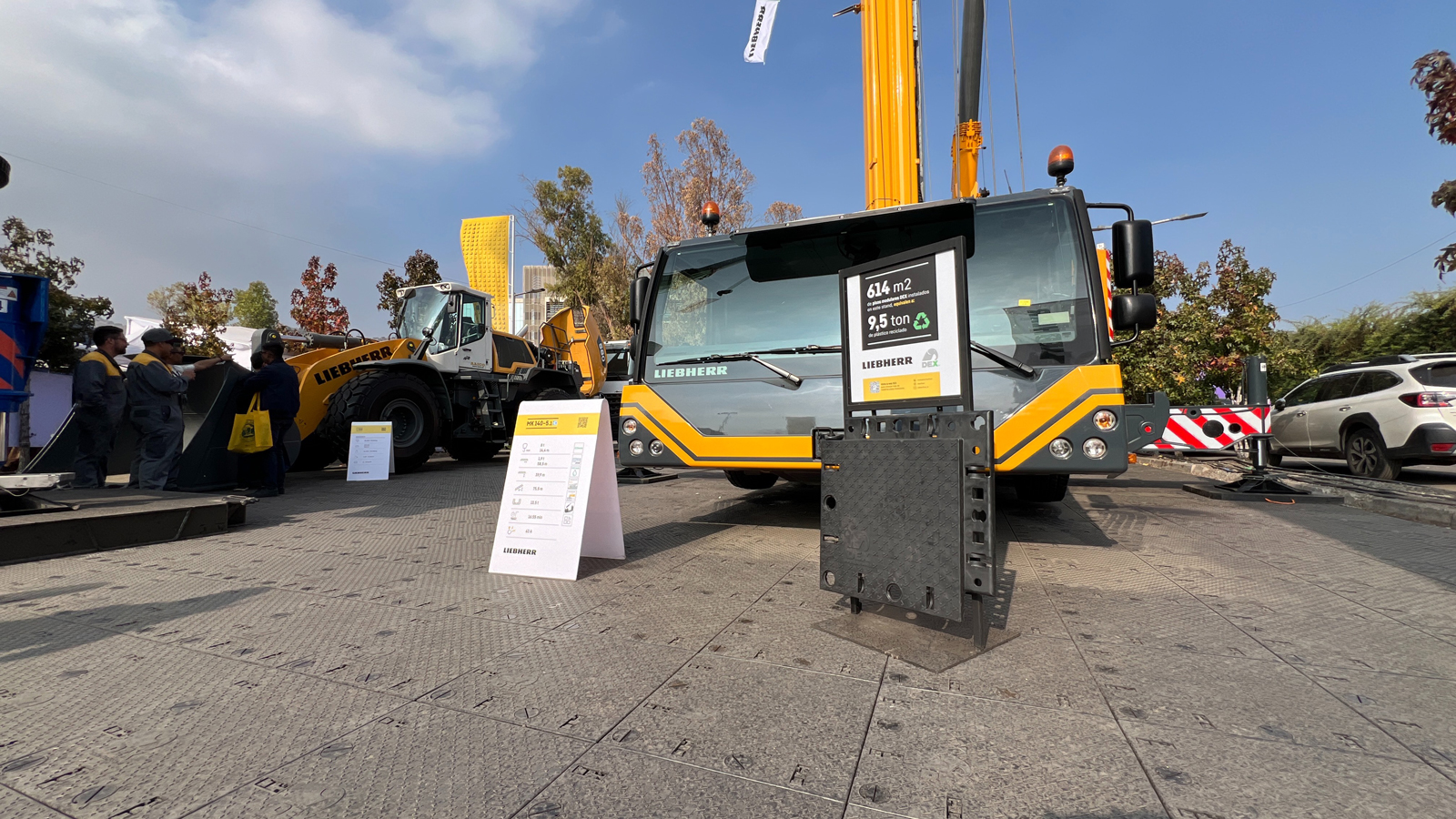 DEX Floor destaca en Expomin 2025: Resistencia, Economía Circular y ...